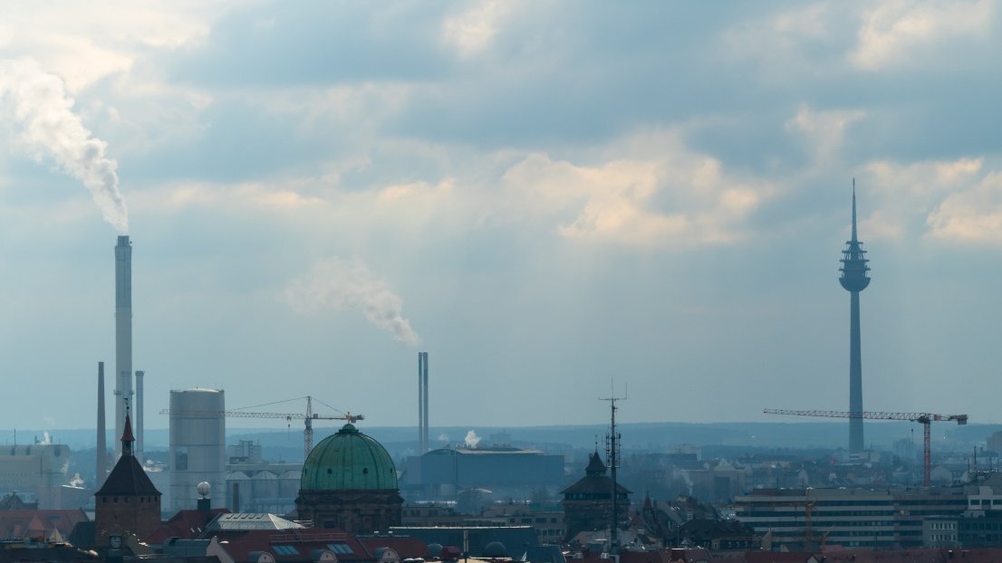 IHK-Standort-Umfrage 2024: Wirtschaftsstandort Mittelfranken verliert ...